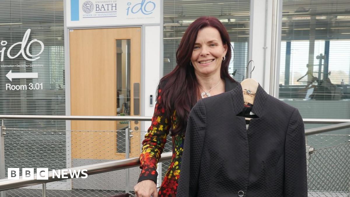 Bath charity helps women dress to impress at interview - BBC News