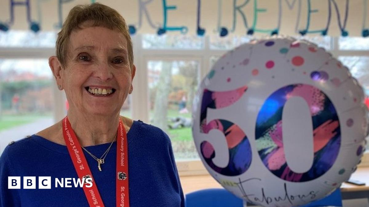 Maghull dinner lady retires after 50 years at same school - BBC News