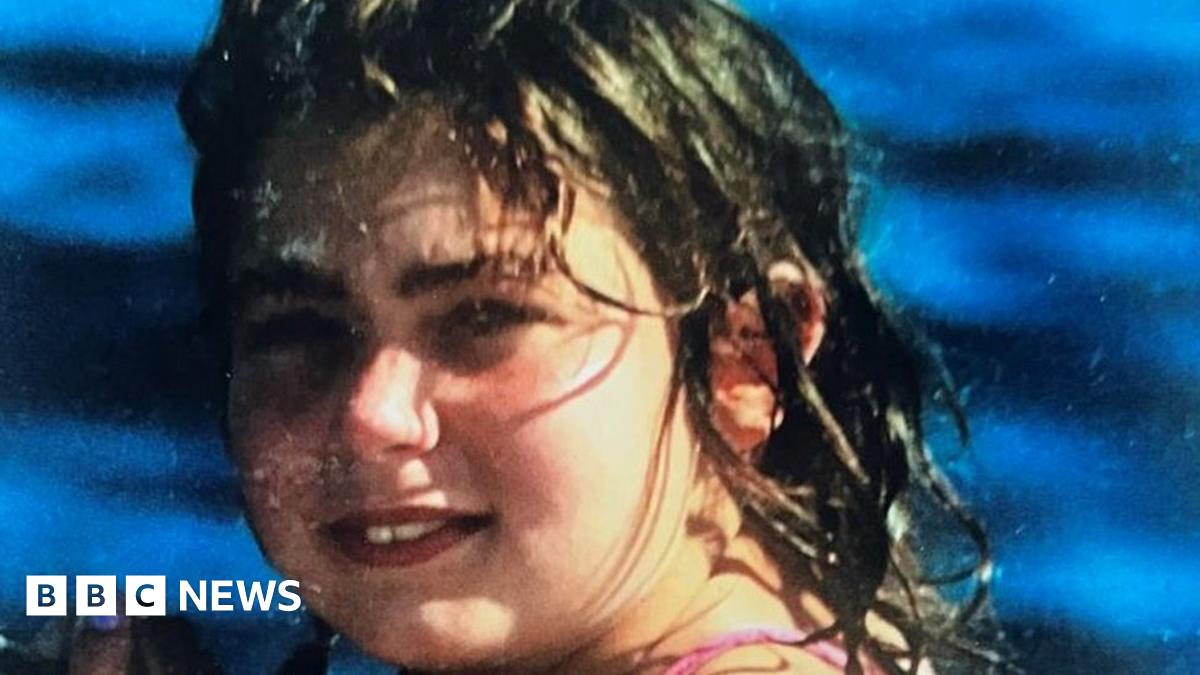 Dad starts Atlantic solo row after sudden death of daughter - BBC News