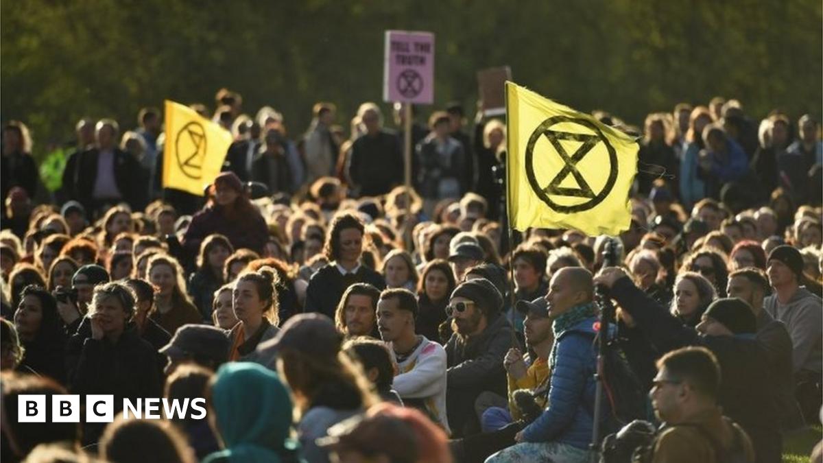 Extinction Rebellion activists end London protests - BBC News