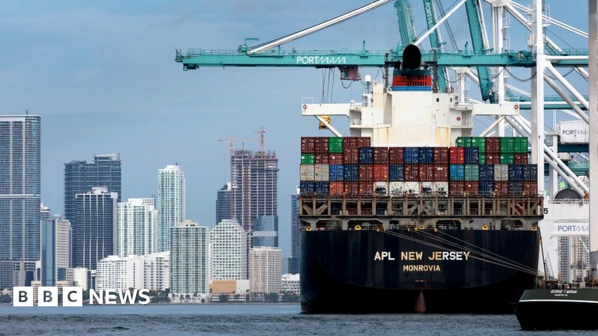Could the Great Lakes solve US shipping woes? - BBC News