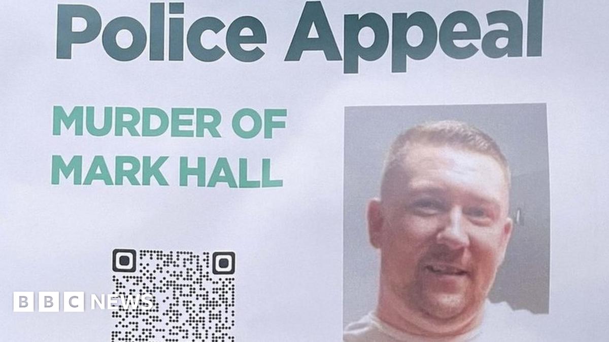 Mark Hall murder: £20,000 reward offered in renewed appeal - BBC News
