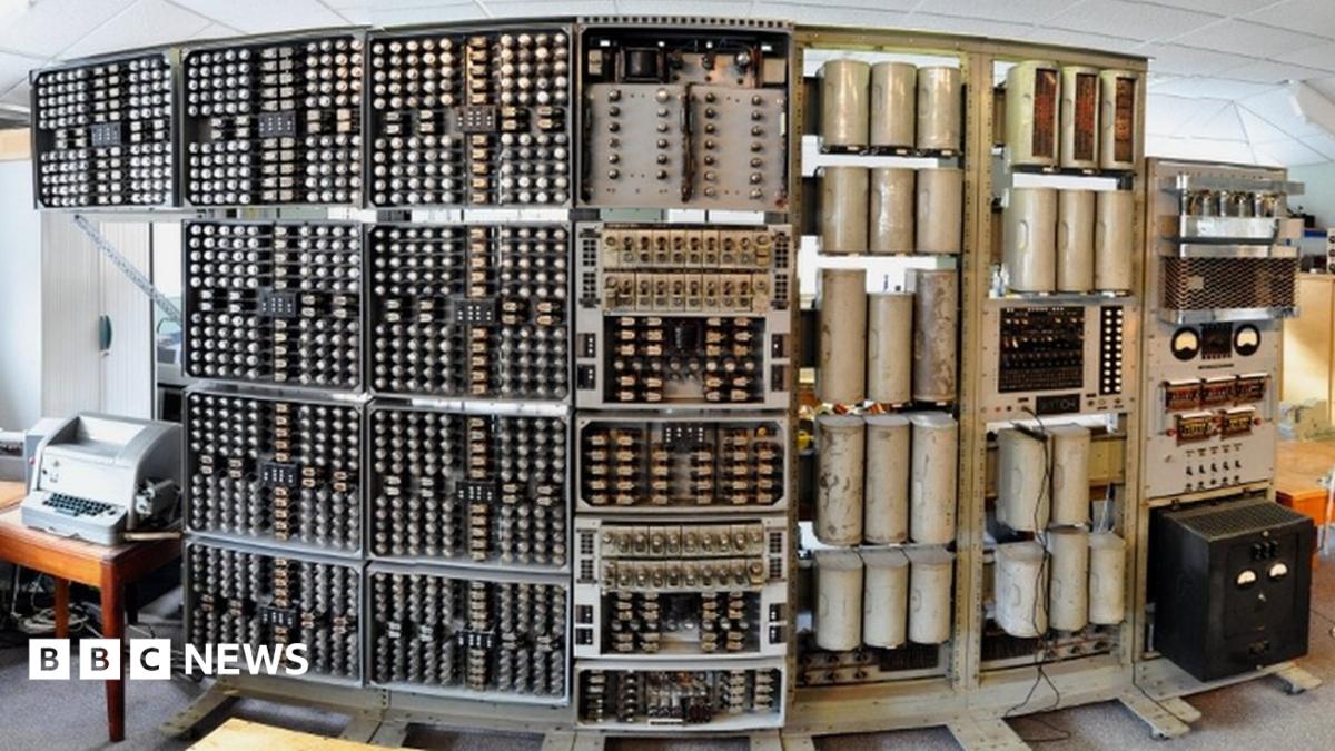 Dick Barnes, pioneer behind oldest working computer, dies - BBC News