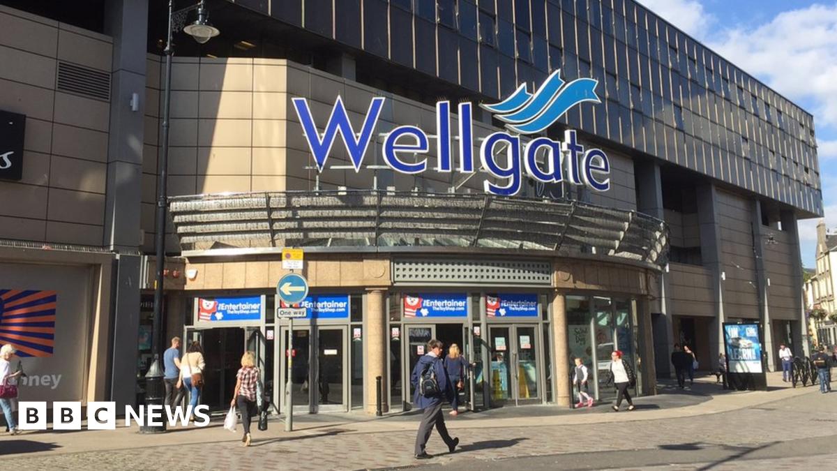 Six rescued from lifts after power cut - BBC News