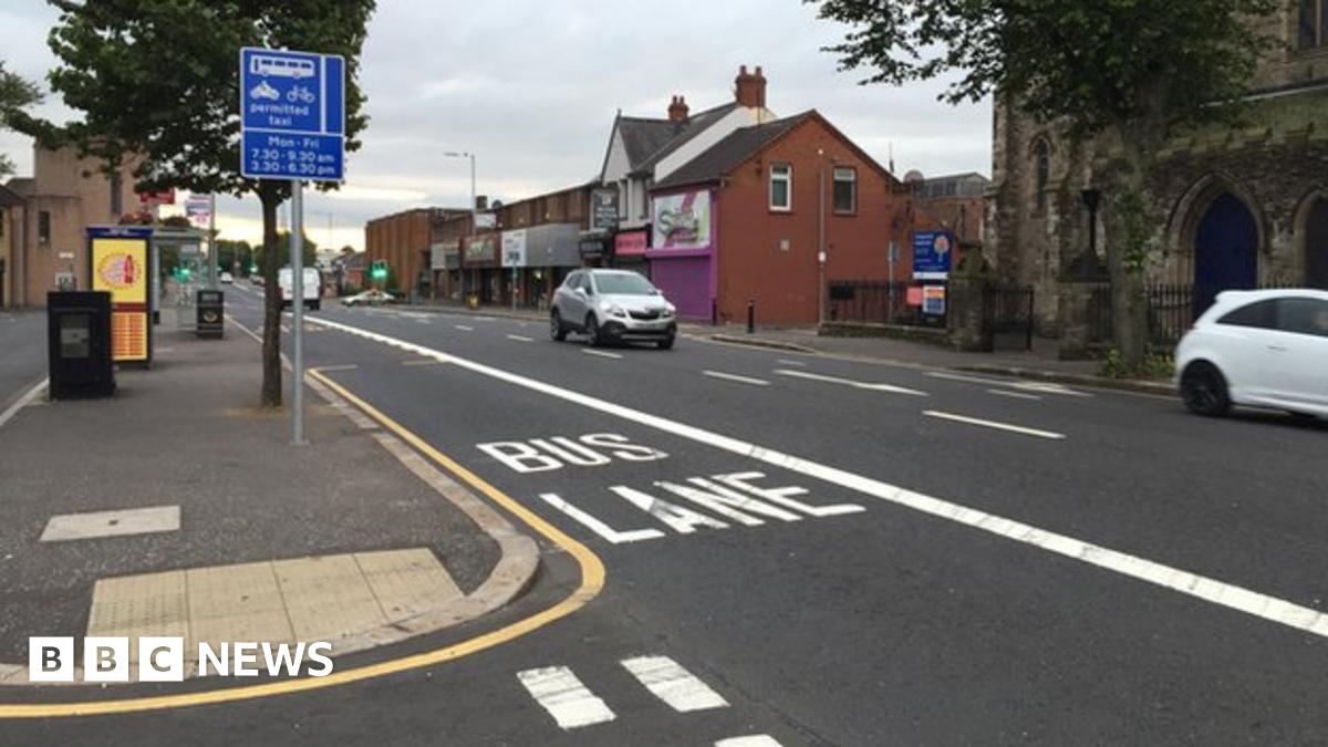 New bus lanes come into operation on Belfast's Upper Newtownards Road ...