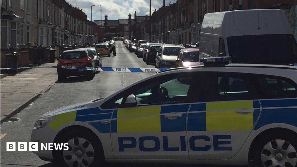 Murder charge after death of man in Leicester - BBC News