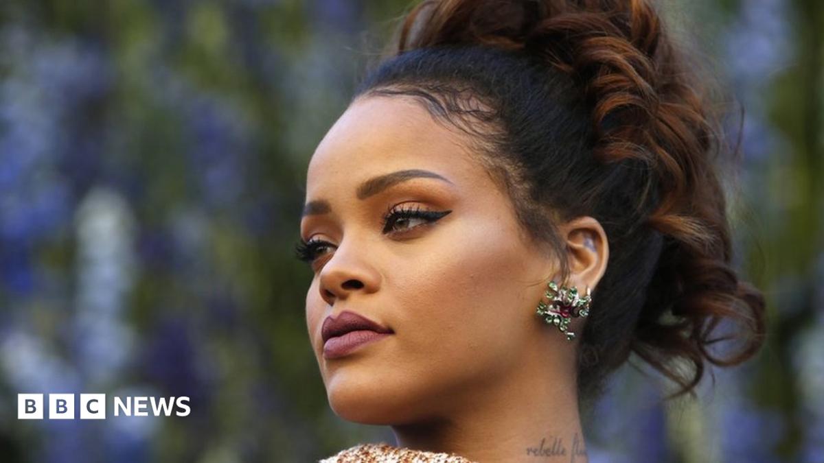 Rihanna: I thought I could save Chris Brown after attack - BBC News