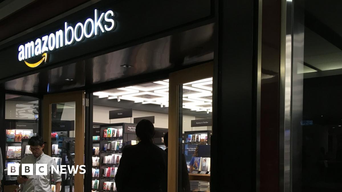 Amazon's newest bricks and mortar store opens in New York - BBC News