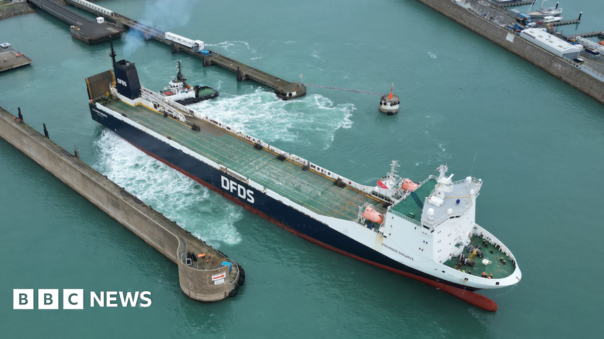 DFDS to bid for Channel Islands ferry contracts - BBC News