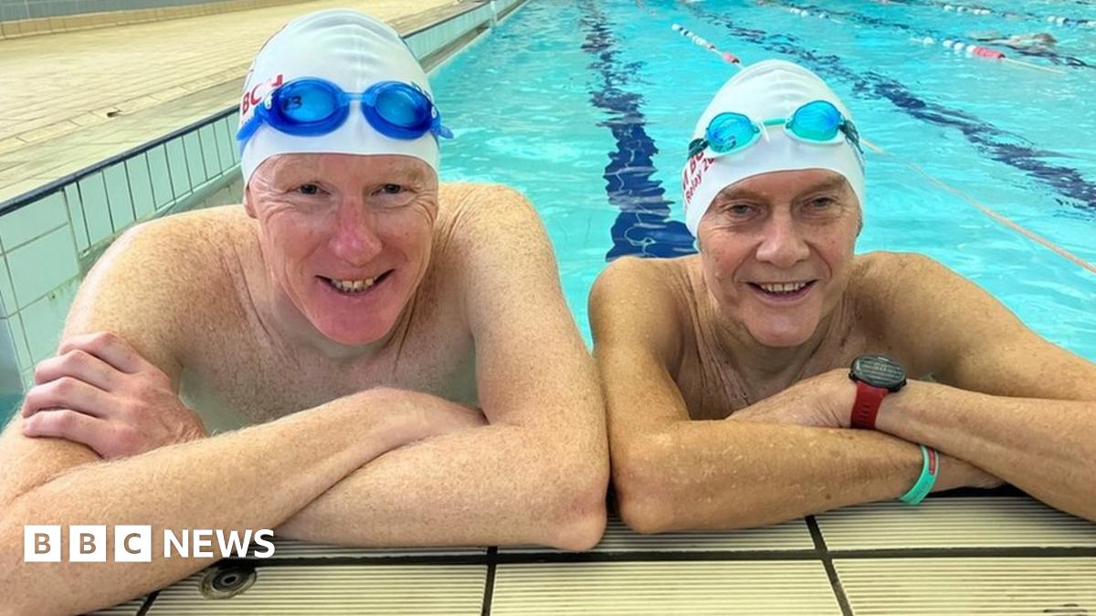 Swimmers aim for age record in Channel challenge - BBC News