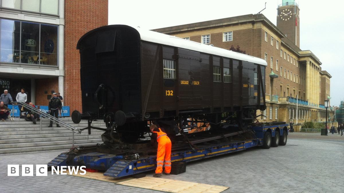 Edith Cavell's railway carriage displayed in Norfolk for first time ...