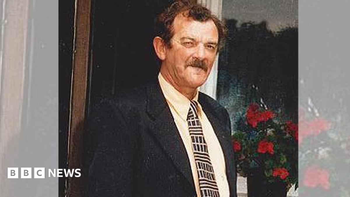 Swansea murder trial: 'Feisty' victim fought back - BBC News