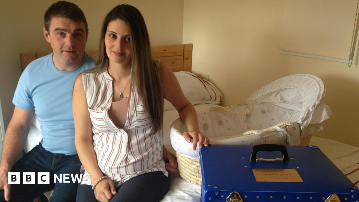 'Cuddle cot' funds in memory of Alness couple's girl - BBC News