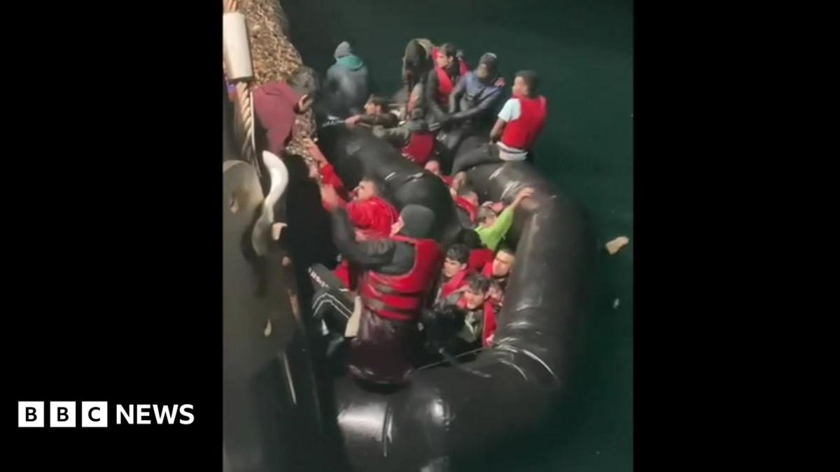 Eight children among 39 rescued from migrant boat - BBC News