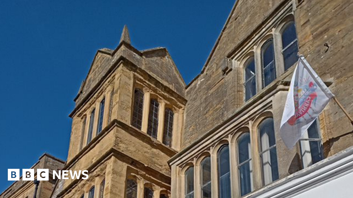 Somerset Council buys historic Old Courthouse building - BBC News