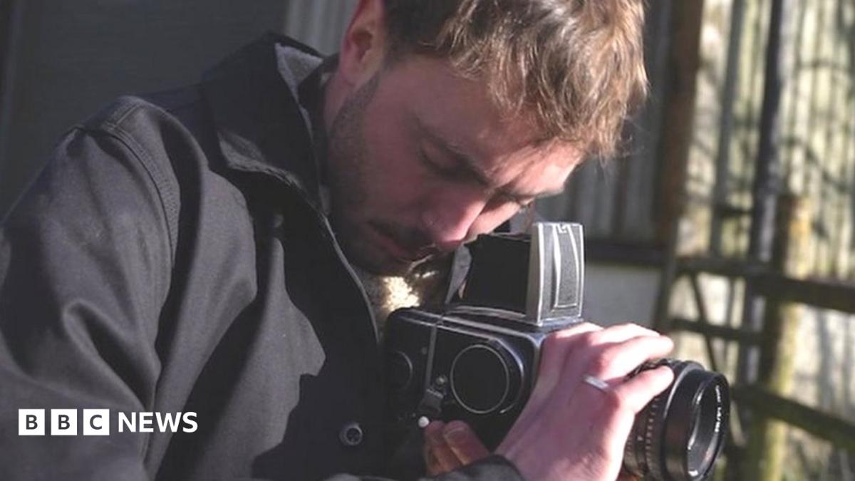 Muscular dystrophy: Photographer Jack Moyse's art helps him cope - BBC News