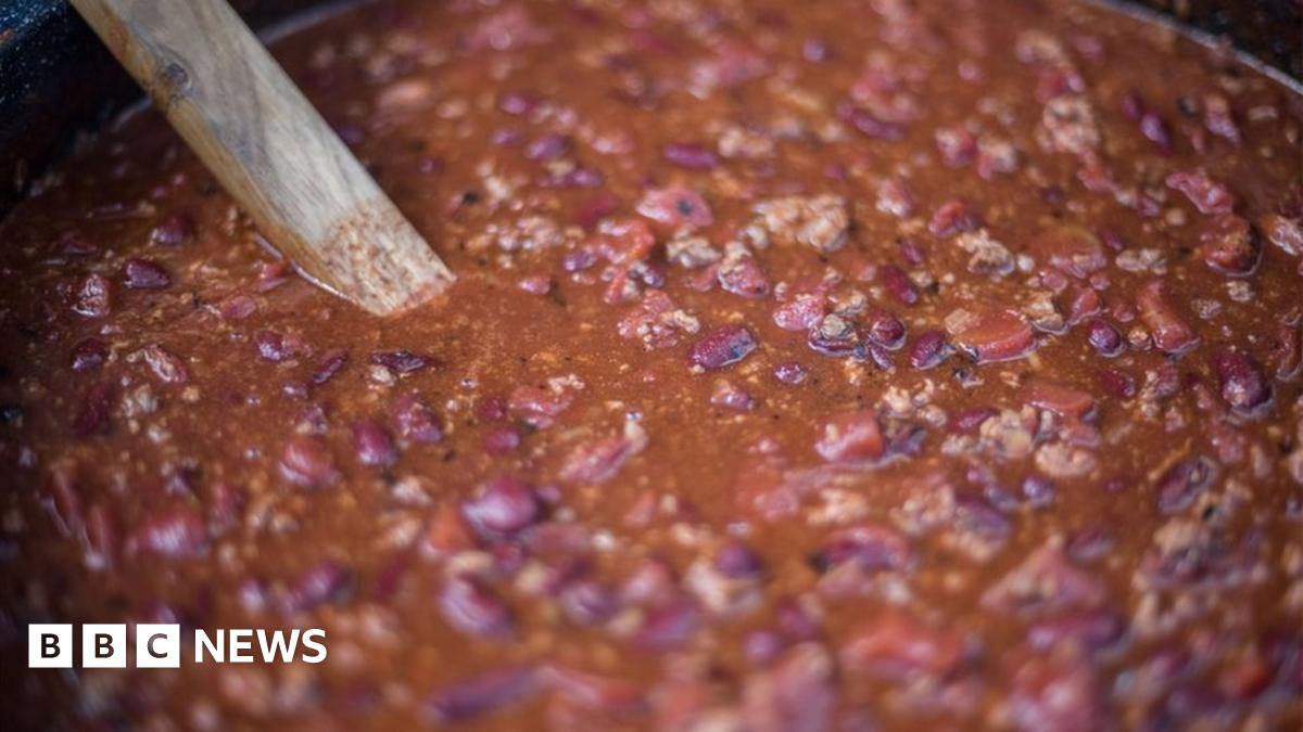 Eating roadkill in West Virginia - BBC News