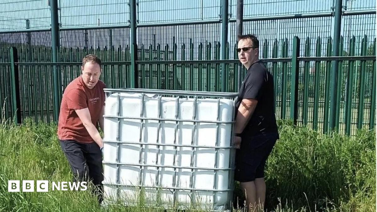 Cotgrave: Mystery as 2,000 litres of water vanishes from garden - BBC News
