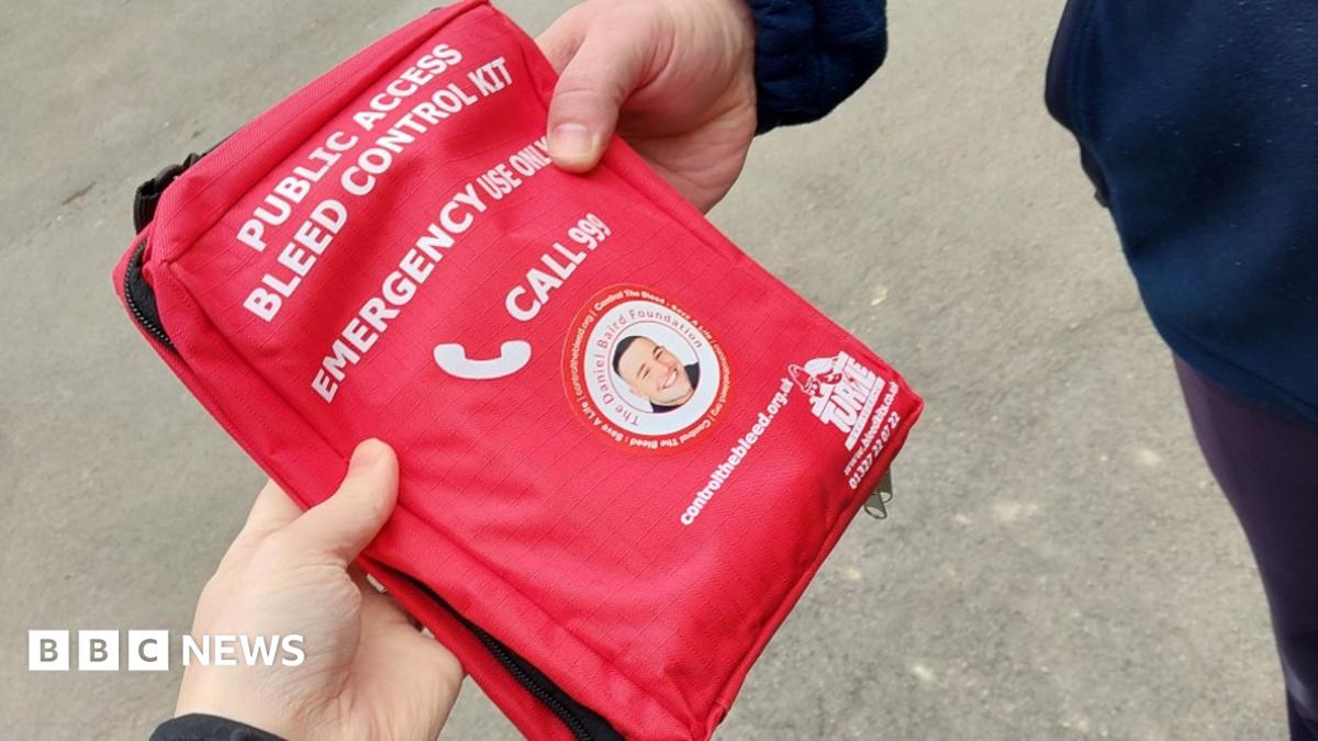 Bleed kit network part of knife crime action week - BBC News