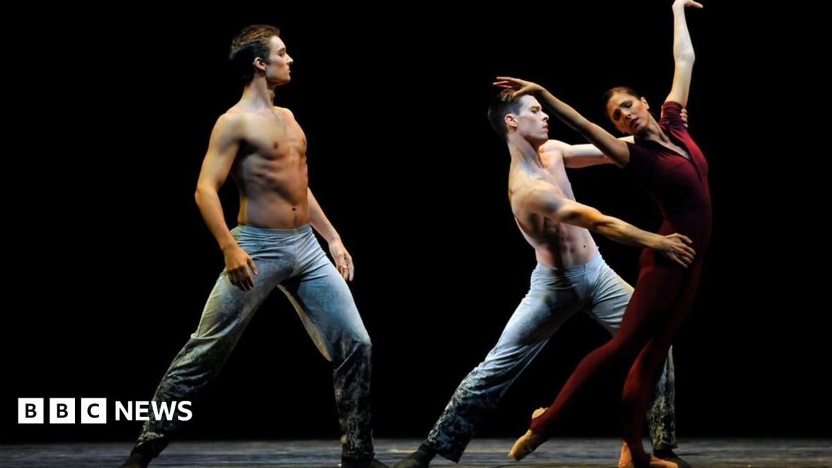 Royal Ballet performance reopens Hull New Theatre - BBC News