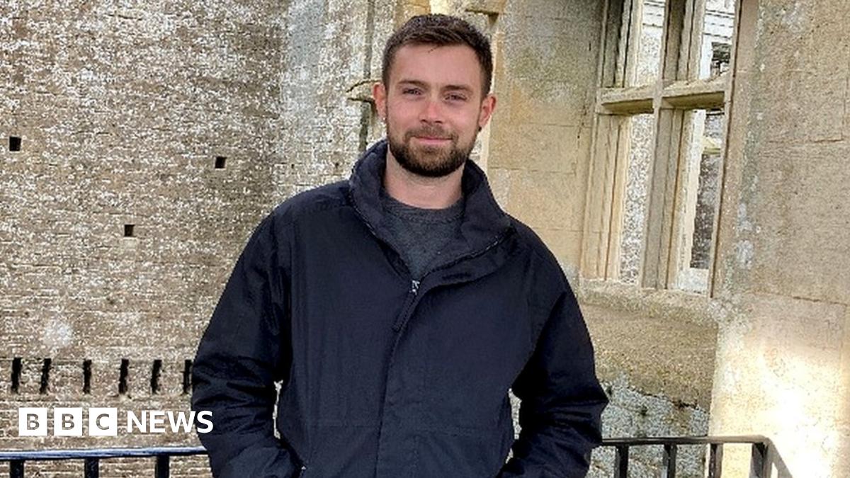 Blythburgh crash: Family pays tribute to Worlingham motorcyclist - BBC News