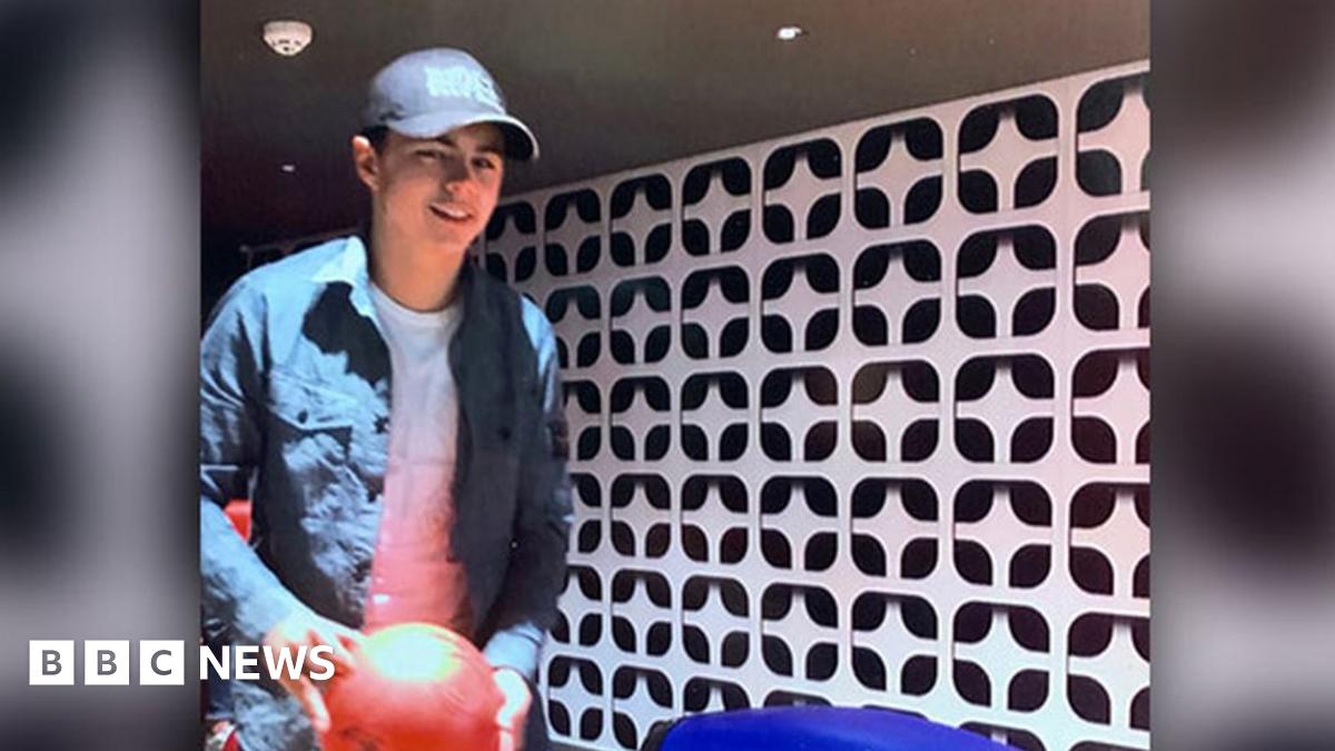 Harry Baker murder trial: Accused 'admitted stabbing victim' - BBC News