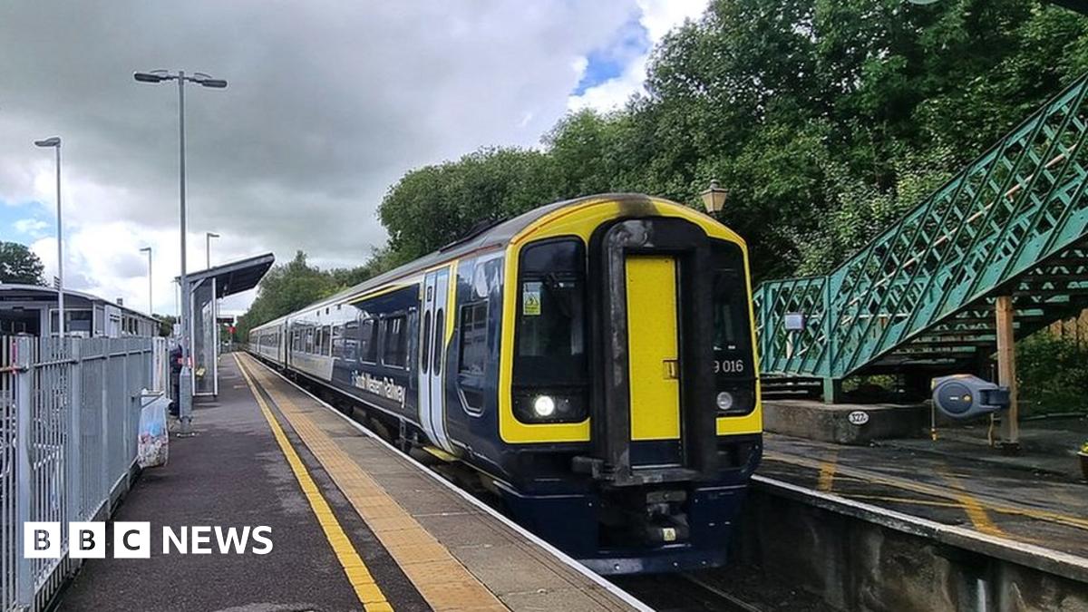 Templecombe Station 40th anniversary of reopening marked - BBC News
