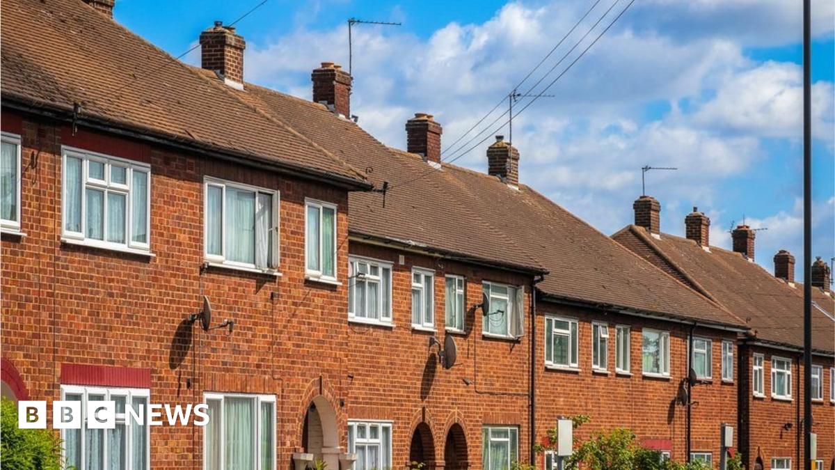 Northern Ireland Housing Executive builds first new houses for 25 years ...