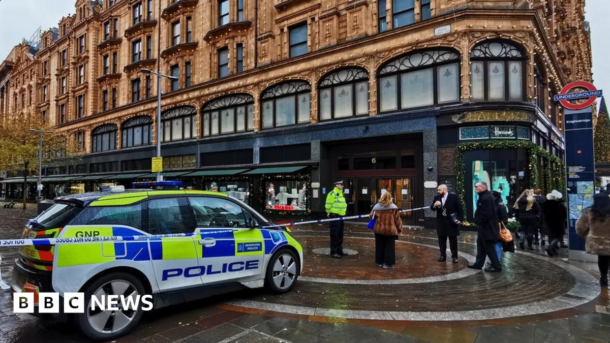 Three men stabbed to death in London in 12 hours - BBC News