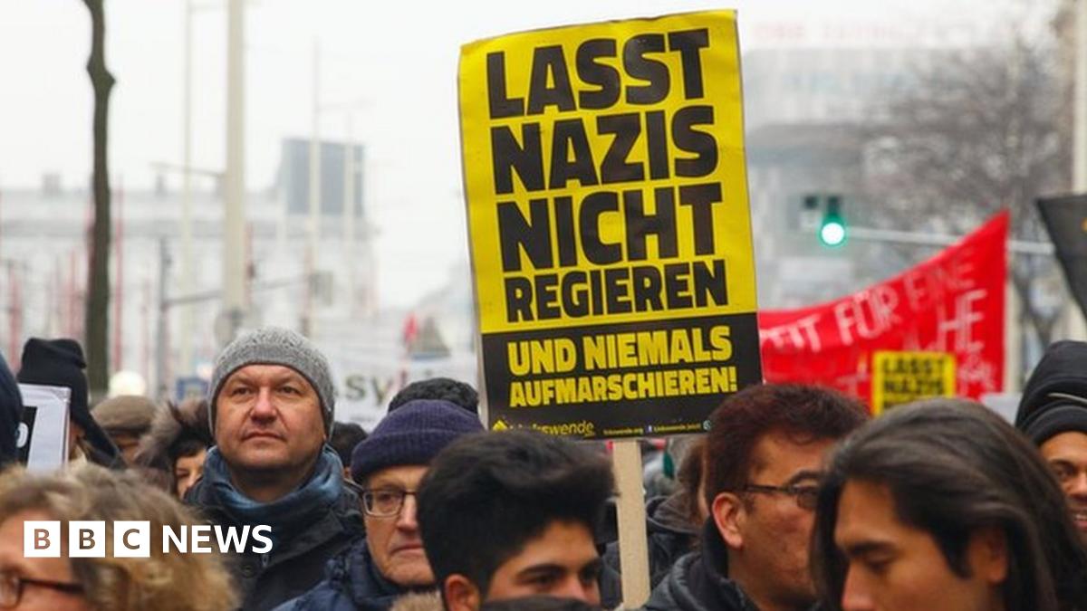Austria: Protests in Vienna over far-right in coalition - BBC News