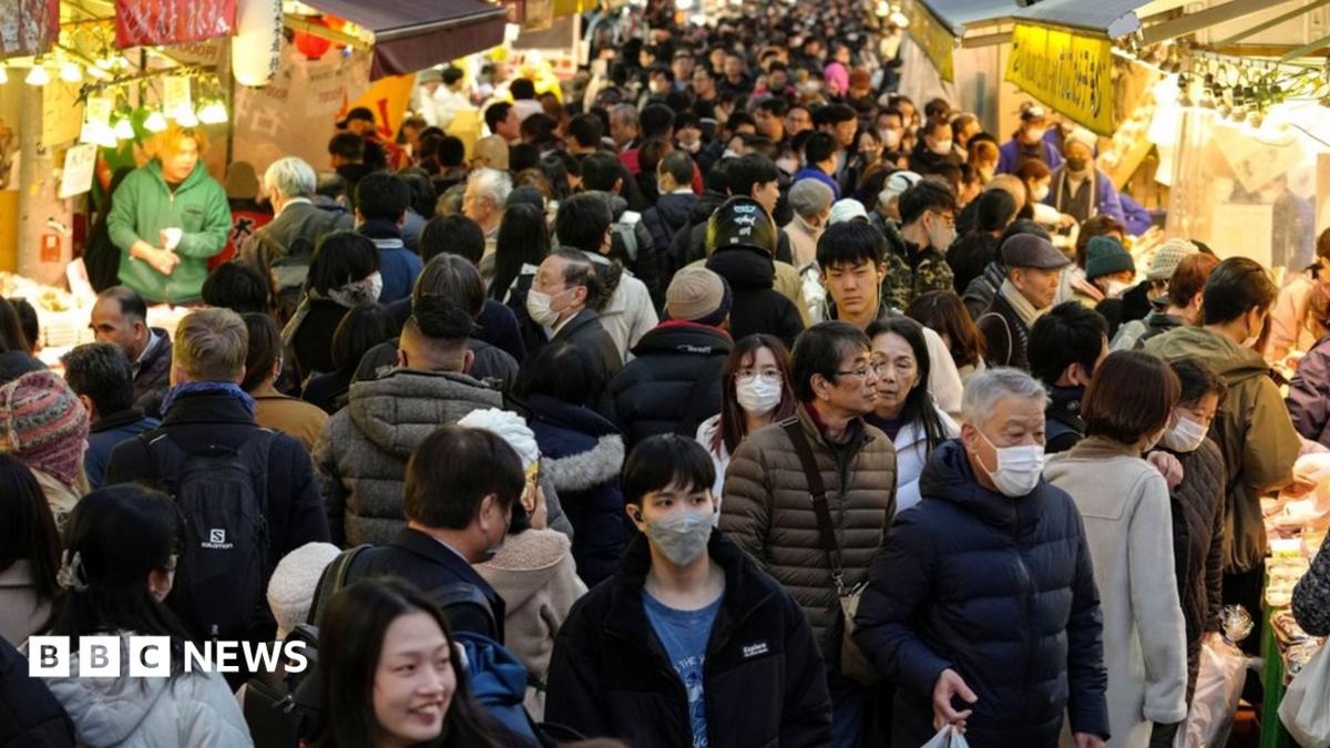 Japan unexpectedly slips into a recession - BBC News
