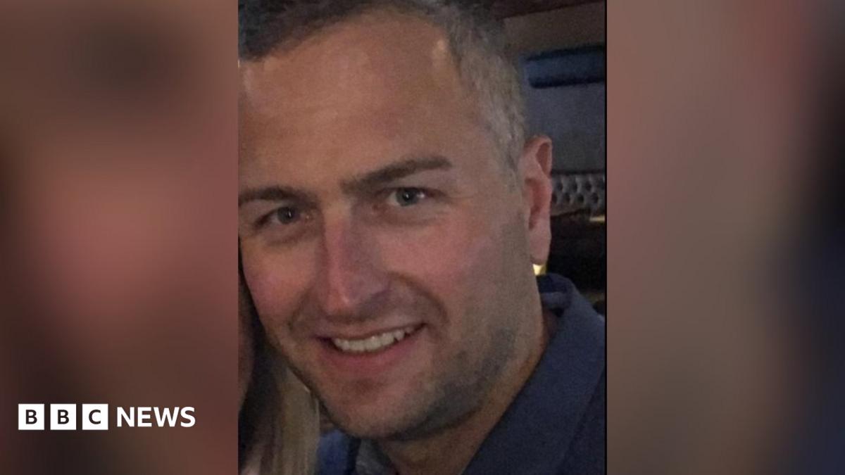 Daniel Lee: Body found in search for Manchester firefighter - BBC News