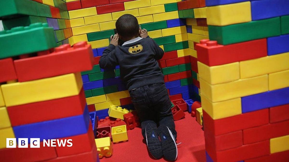 Lego professor: Cambridge University hires 'professor of play' - BBC News