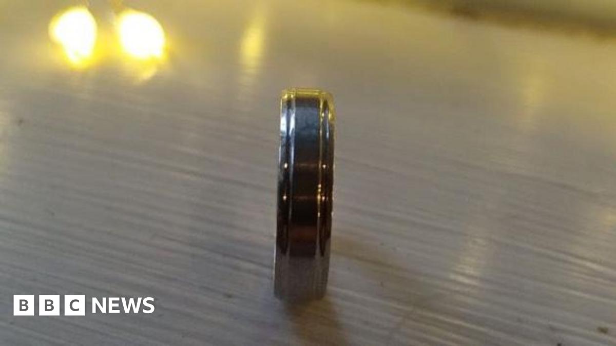 Appeal to find owner of wedding ring lost in Bullring - BBC News