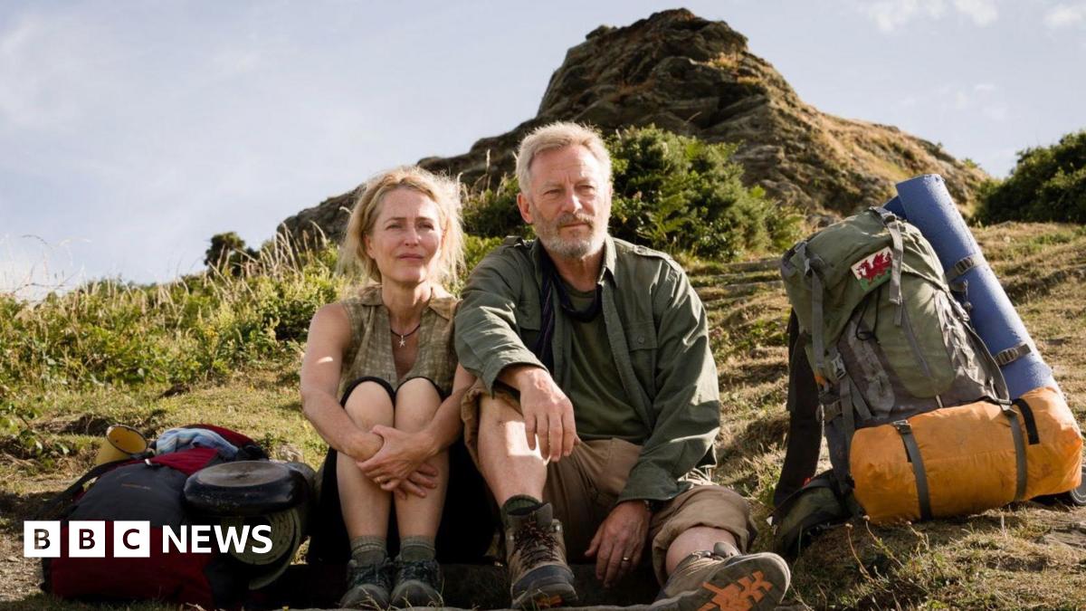 Salt Path story creates trail of Devon and Cornwall walking fans - BBC News