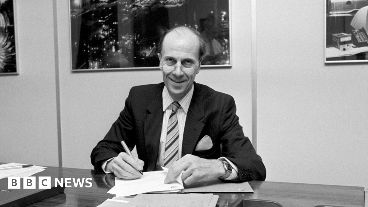 Region's Conservatives pay tribute to Norman Tebbit - BBC News
