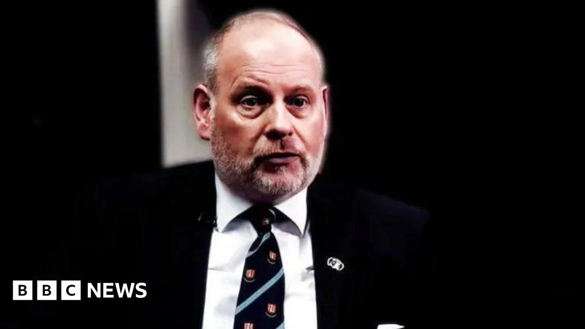 Jonathan Nunn: Charities urge council action over abuse claims - BBC News