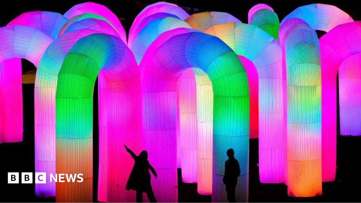 Spectra: Light entertainment as festival opens in Aberdeen - BBC News