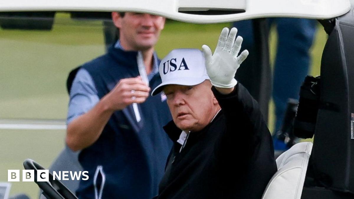 Security tightens as Donald Trump plays golf at Turnberry - BBC News