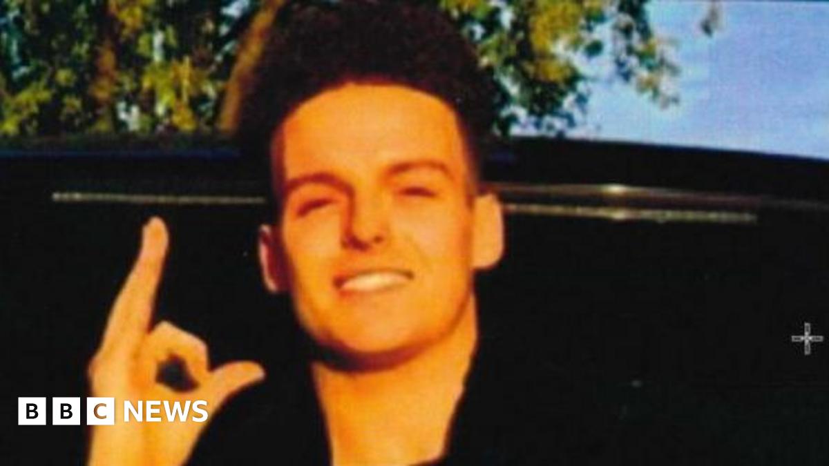 Man charged with murder of Stephen Morrison in Epping - BBC News