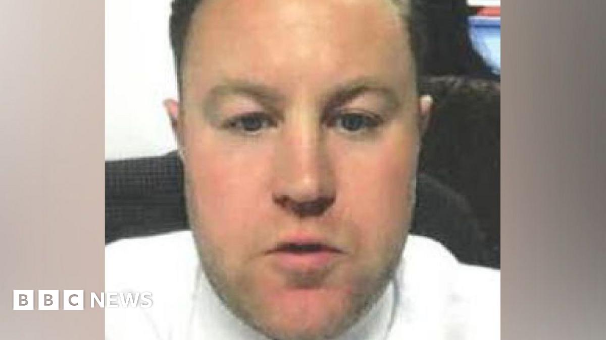 Wine investment fraudsters jailed at St Albans Crown Court - BBC News