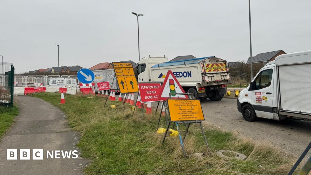 Blyth drivers say station construction causing traffic chaos - BBC News