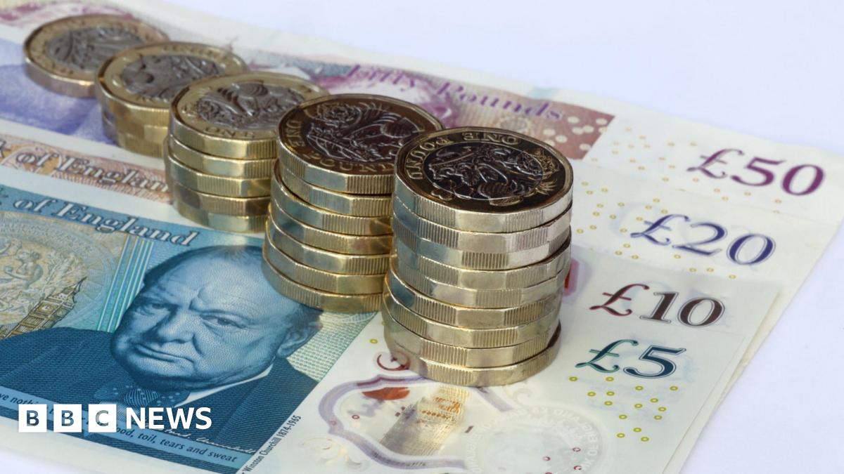 Spelthorne: Governments extends inspection of council finances - BBC News