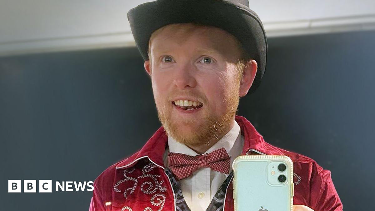 'Angry families turned up to find me dressed as Willy Wonka' - BBC News