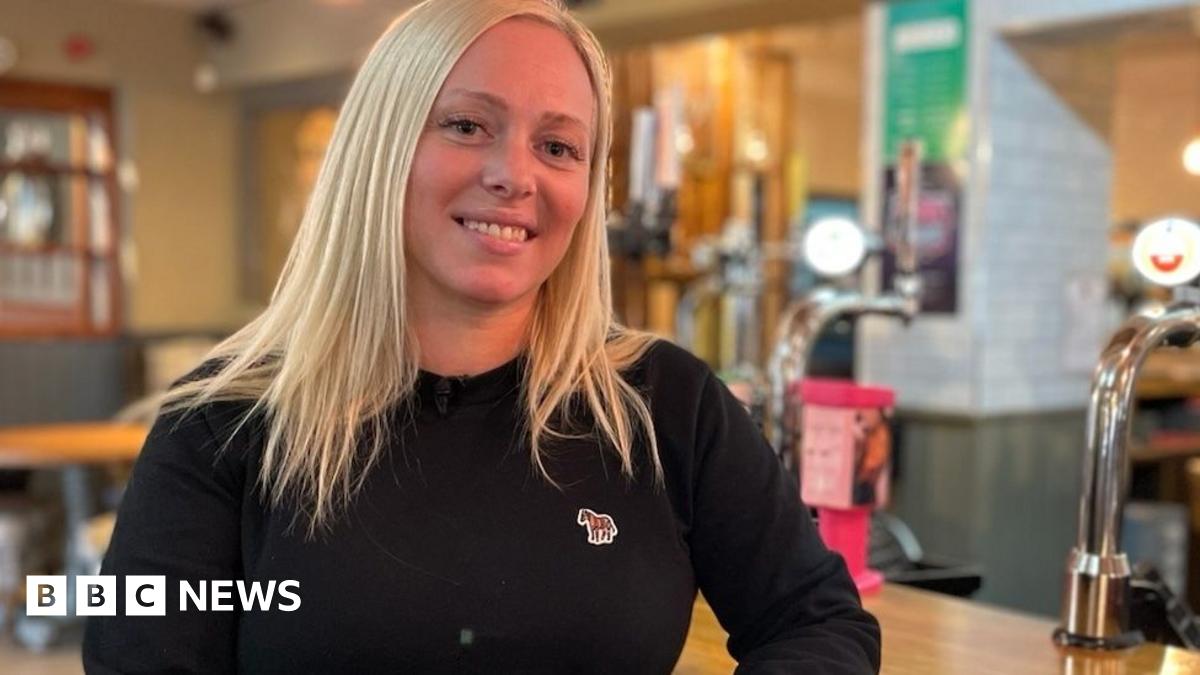 BBC News Quiz of the week: Why did this pub landlady give away £1500 of free beer? - BBC News