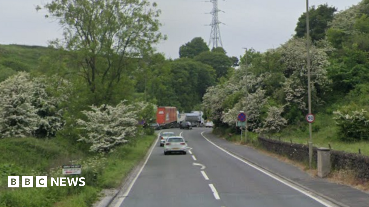 A6 crash: Two seriously injured after collision in Derbyshire - BBC News