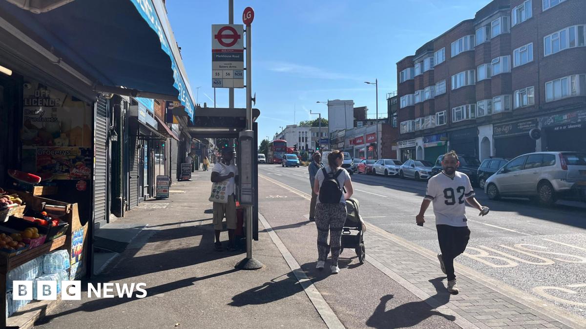 Pause on new 'floating' bus stops welcomed by campaigners - BBC News