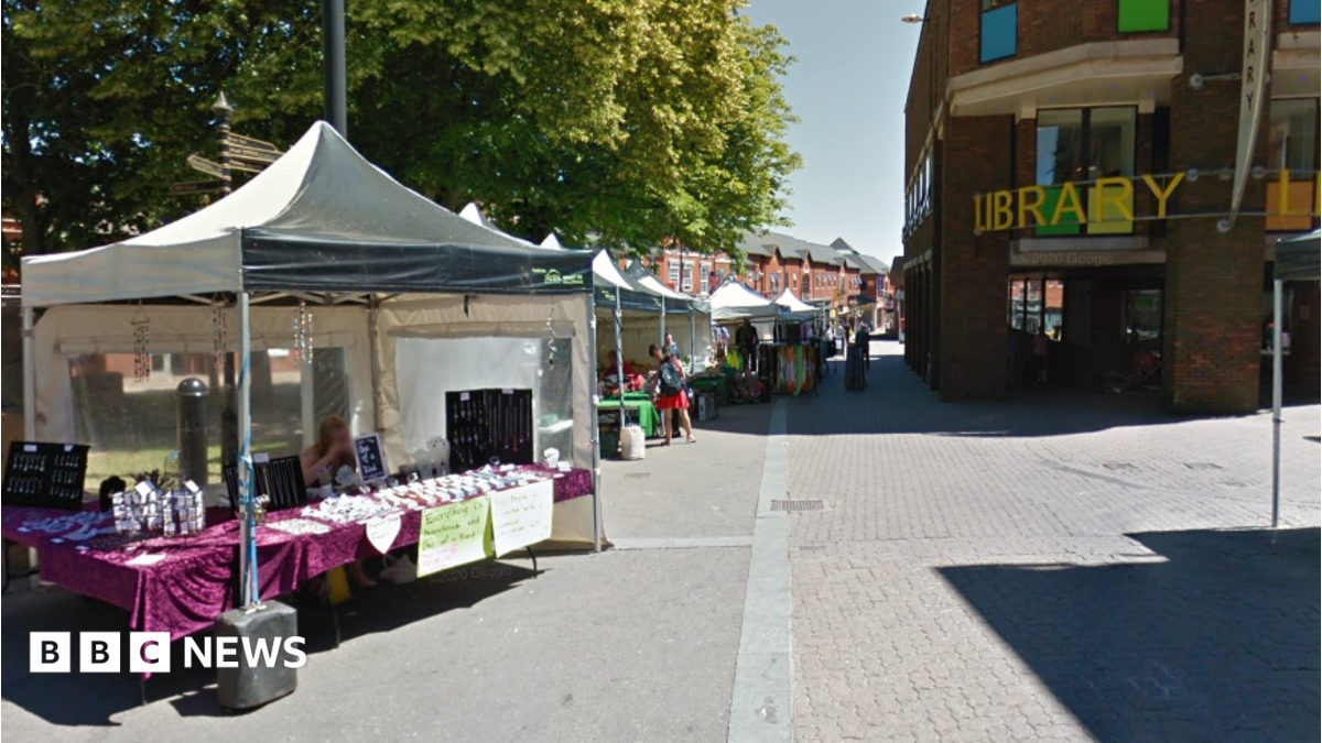 Roadshow to help people get involved in Redditch town plans - BBC News