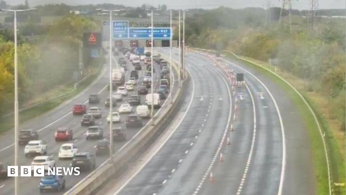 Man dies in crash during M62 police chase - BBC News