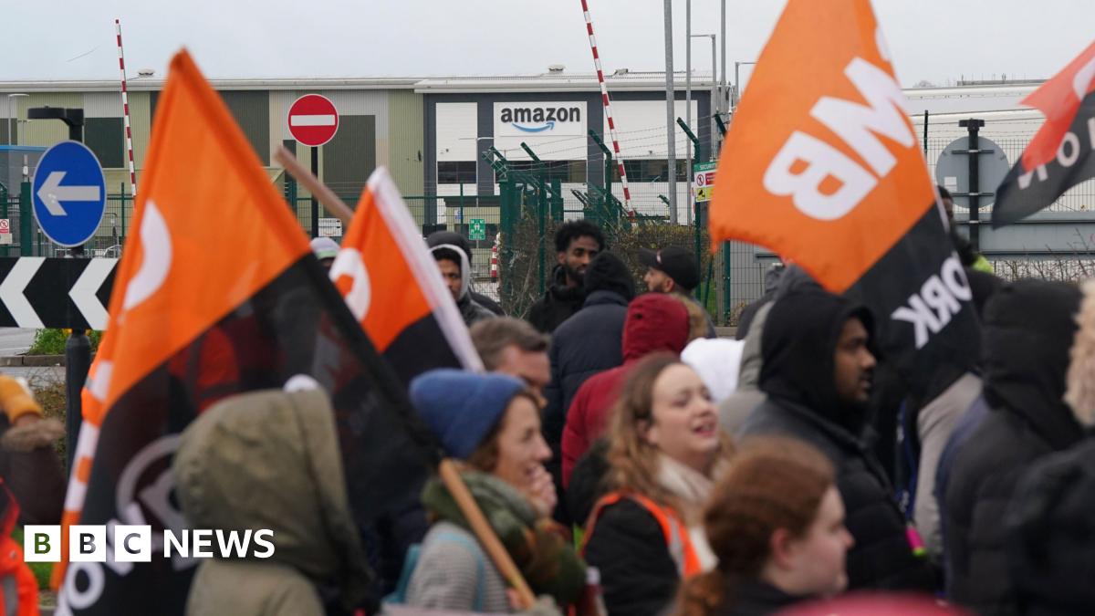 UK Amazon workers to be balloted on union recognition - BBC News